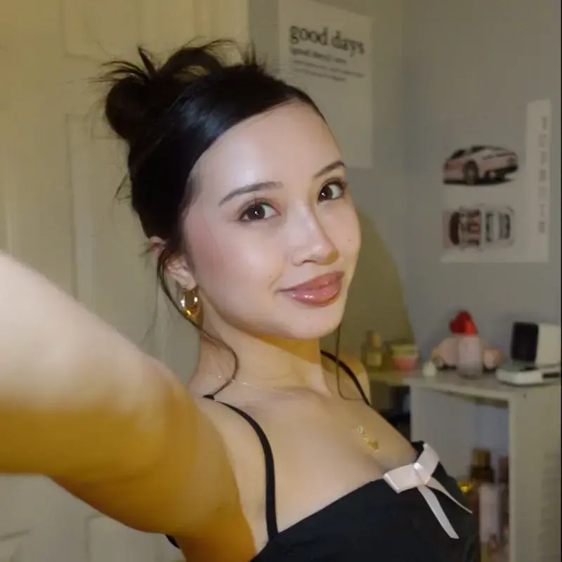 lay luv's Vlogging Setup (2025) - What.Equipment