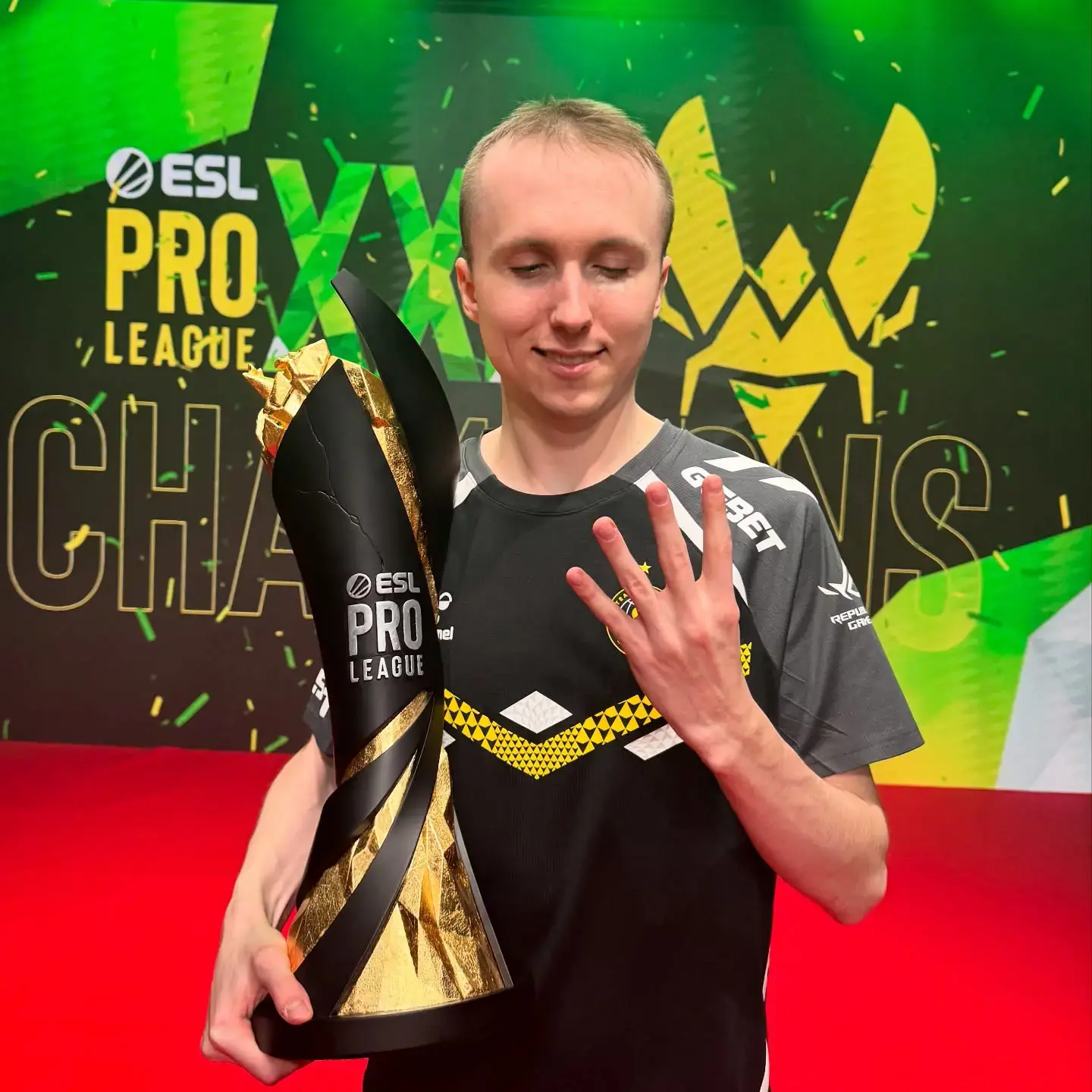 ropz's Counter-Strike 2 Setup & PC Specs (2025) - What.Equipment