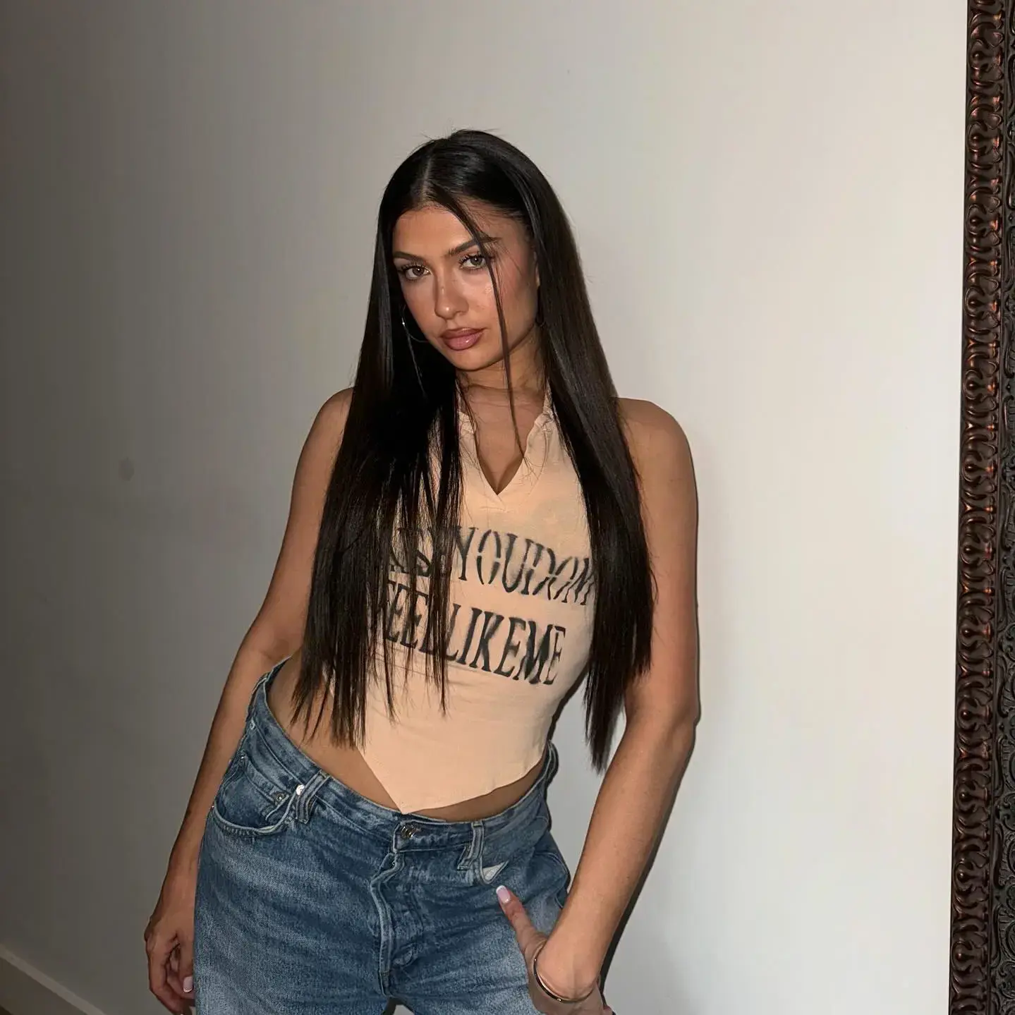 Leah Kate's Camera Setup for Music & Vlogs (2025) - What.Equipment