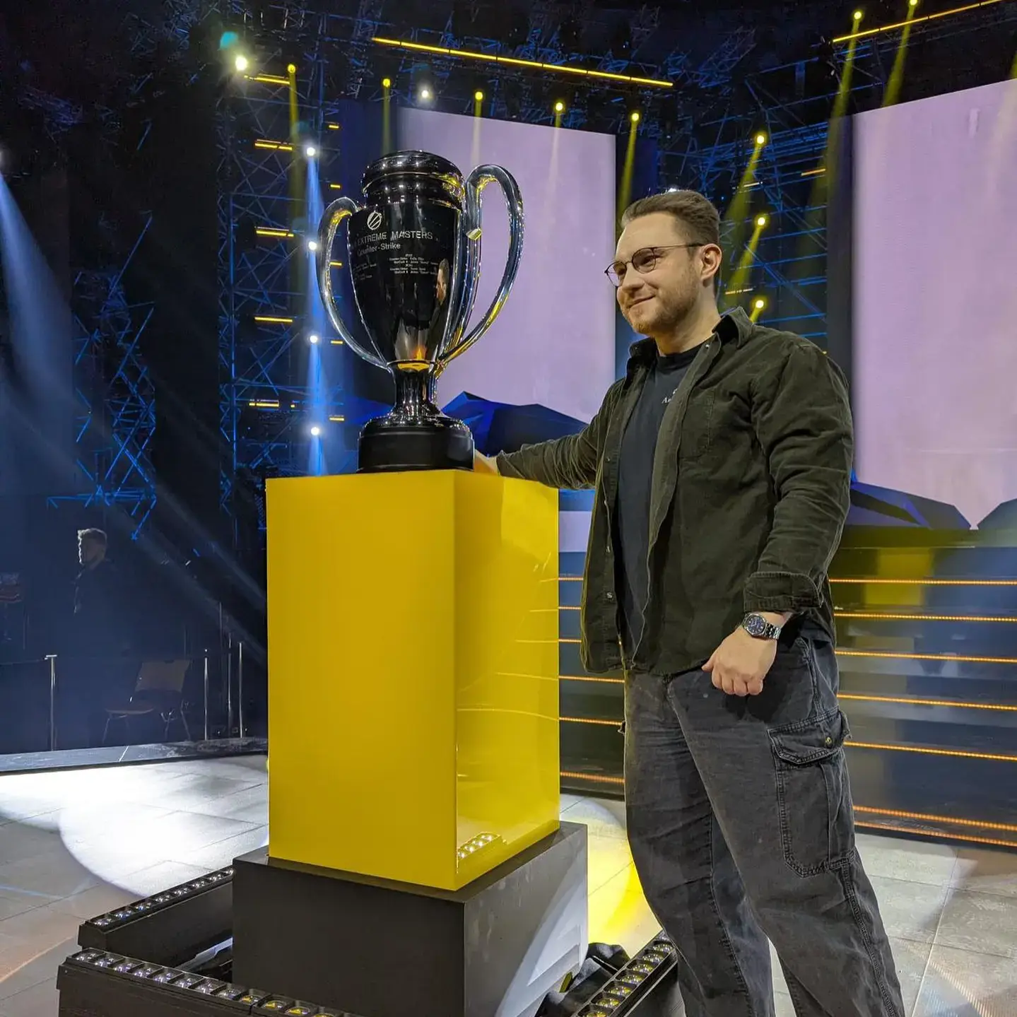 ohnePixel's Streaming & Gaming Setup (2025) - What.Equipment